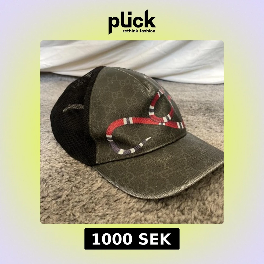 Svart Gucci Keps Med Orm Och Gg Mönster