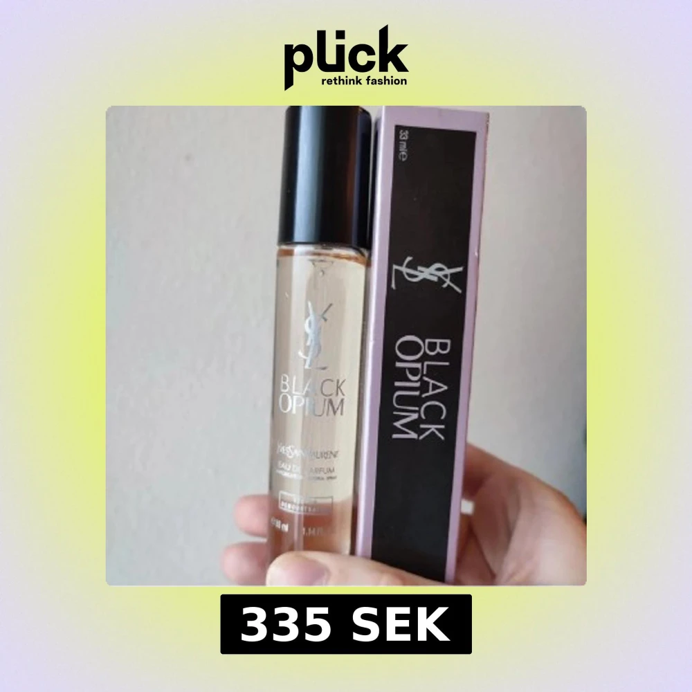 Lila Yves Saint Laurent Black Opium Perfume