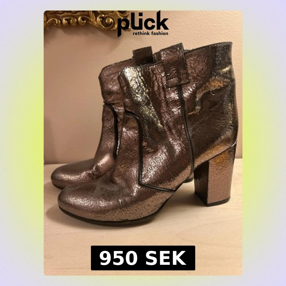 Guldfärgade Metallic Bronsiga Stövletter Med Klack Från Paris Texas