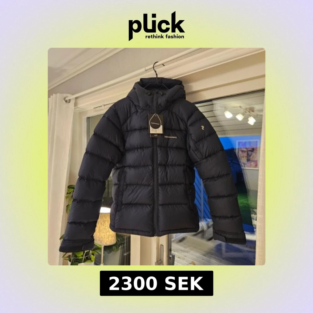 Marinblå Ny Peak Peformance Jacka