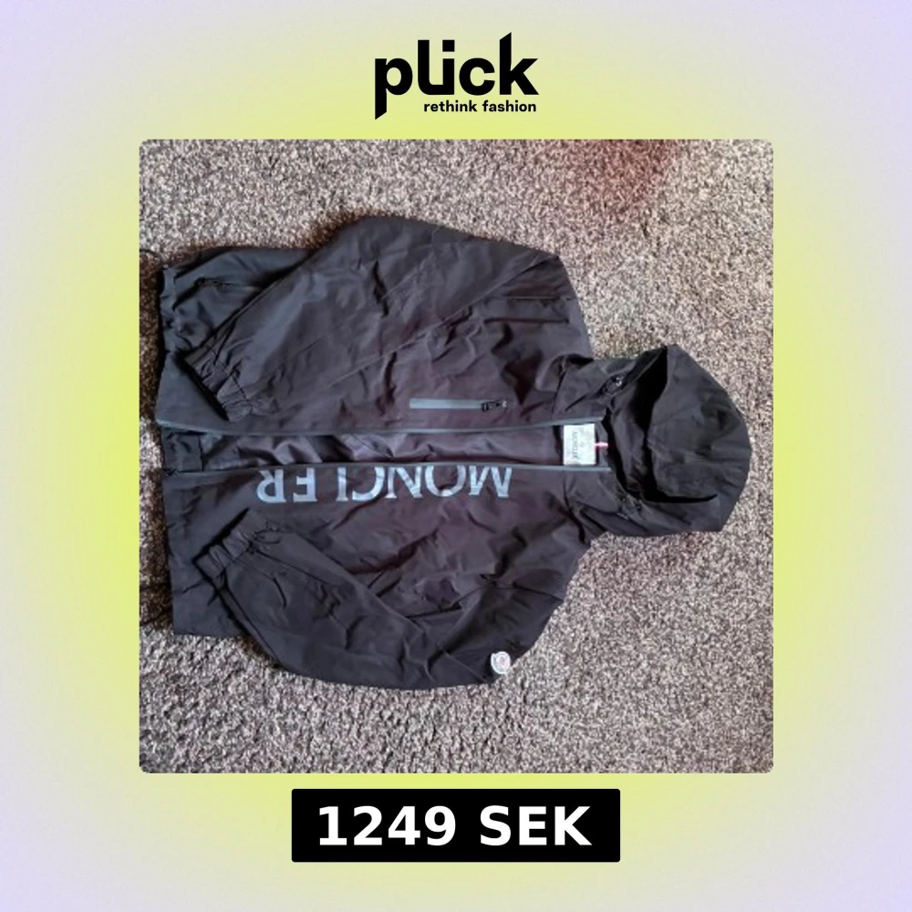 Svart Moncler Vindjacka Med Luva