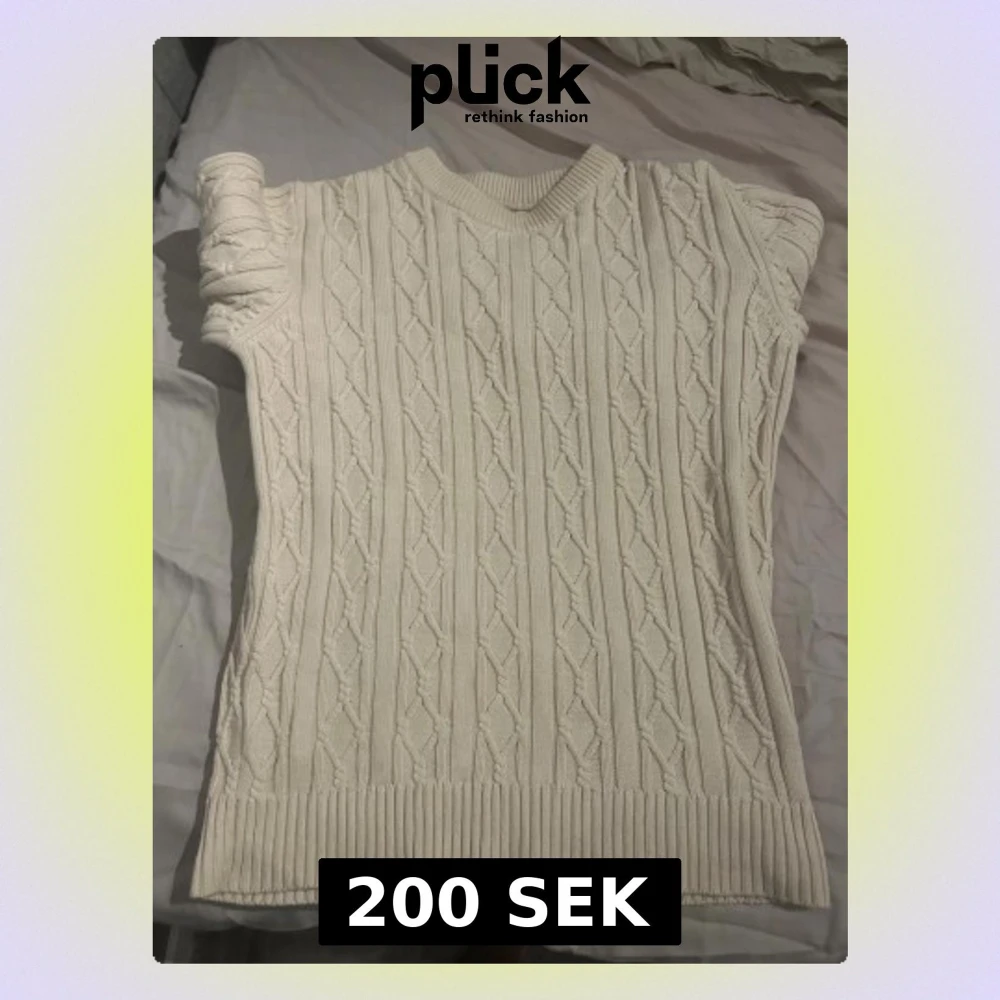 Vit Kabelstickad Tröja Med Kort ärm