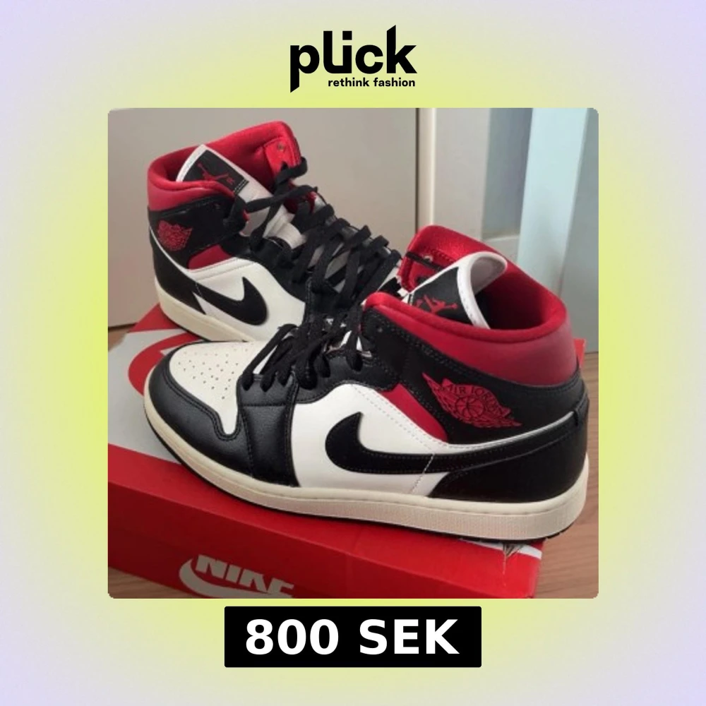 Svarta Air Jordan 1 Mid Gym Red Panda