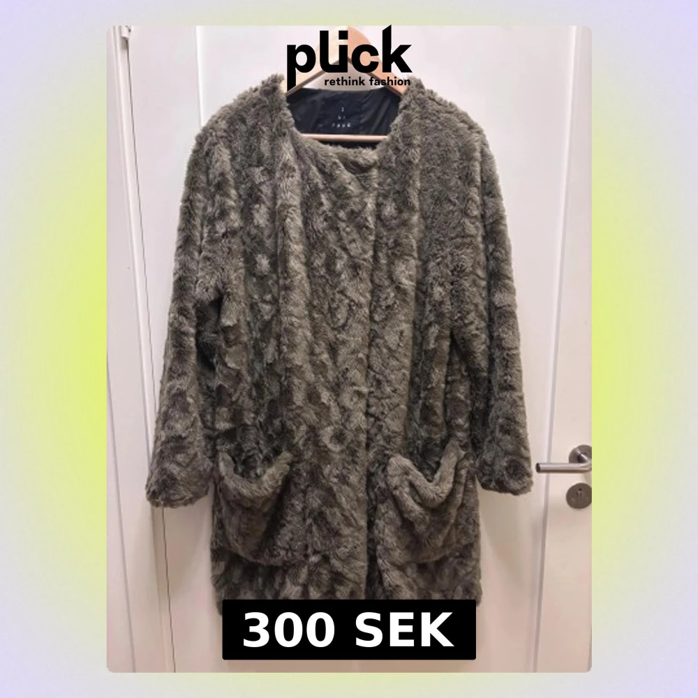 Grå Pälsjacka/Kappa Från Sand | Sandqvist