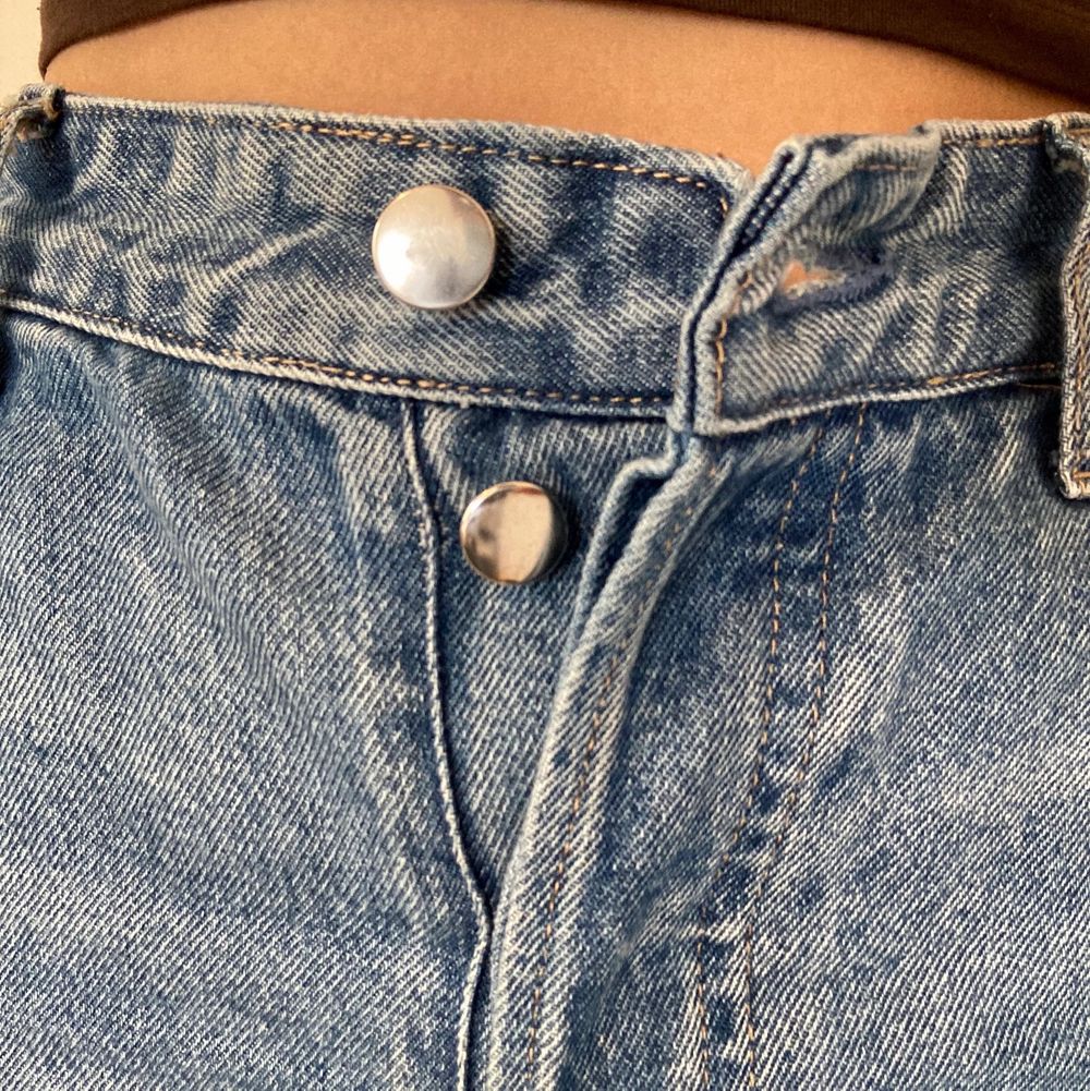 Fina, håliga jeans ♥ | Plick Second Hand