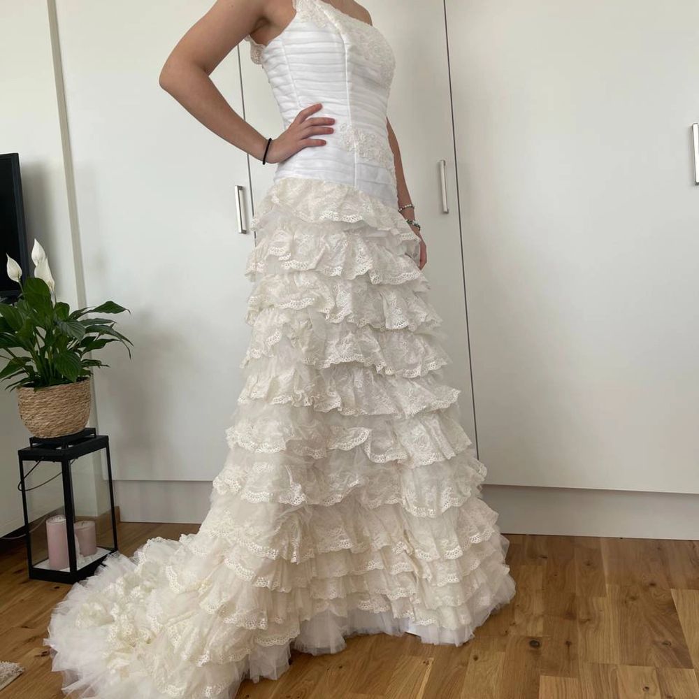 Vit Bröllopsklänning - …. | Plick Second Hand