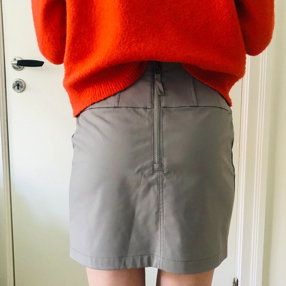 Grå kjol strl S Zara | Plick Second Hand