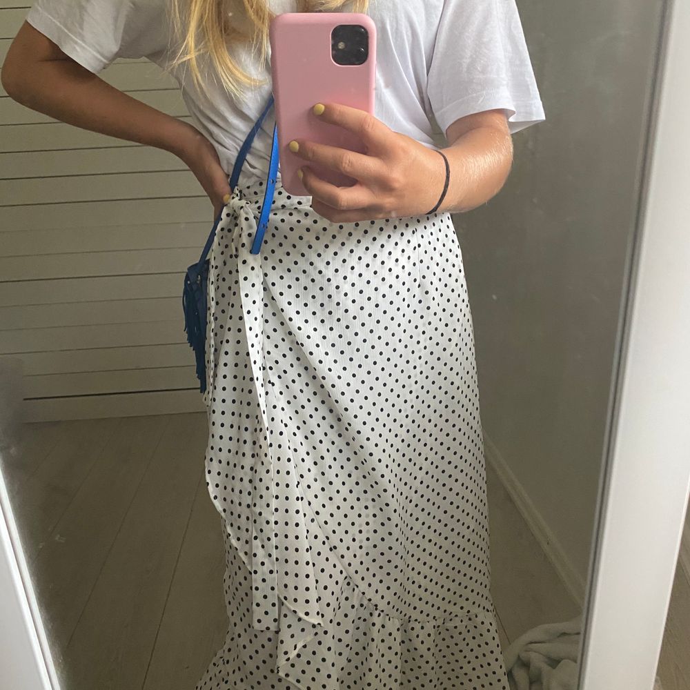 Prickig kjol - Kjolar | Plick Second Hand