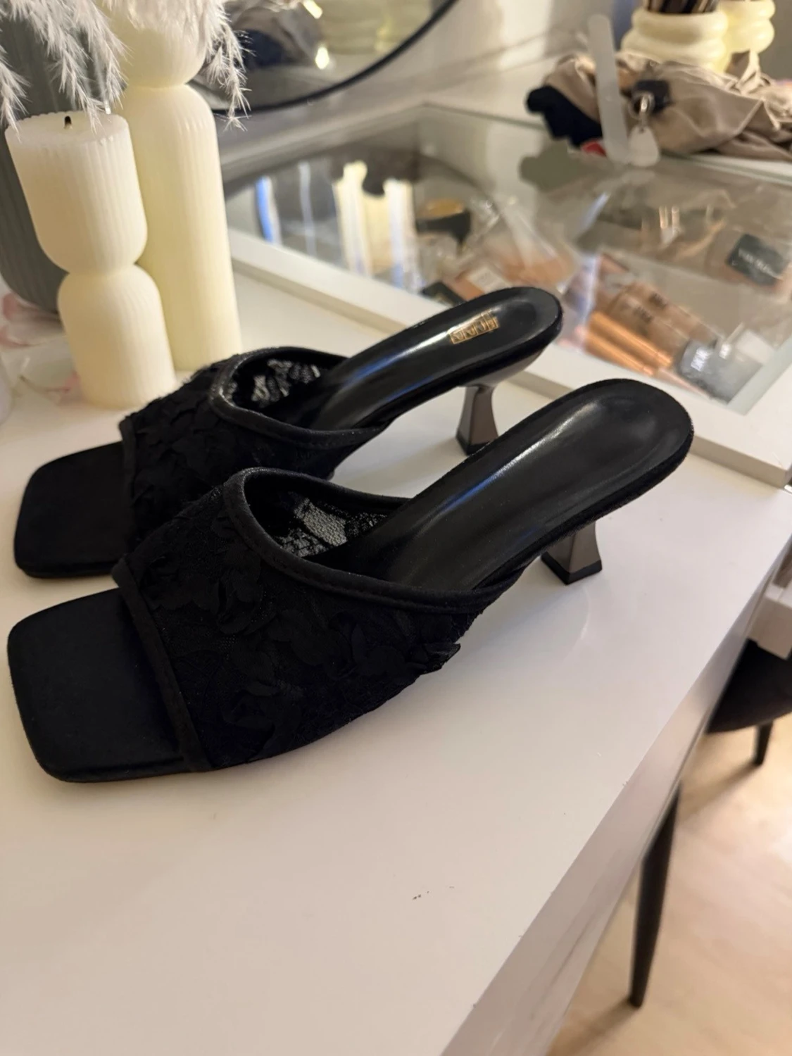 Svarta Sandaler Med Låg Klack, Strl 38