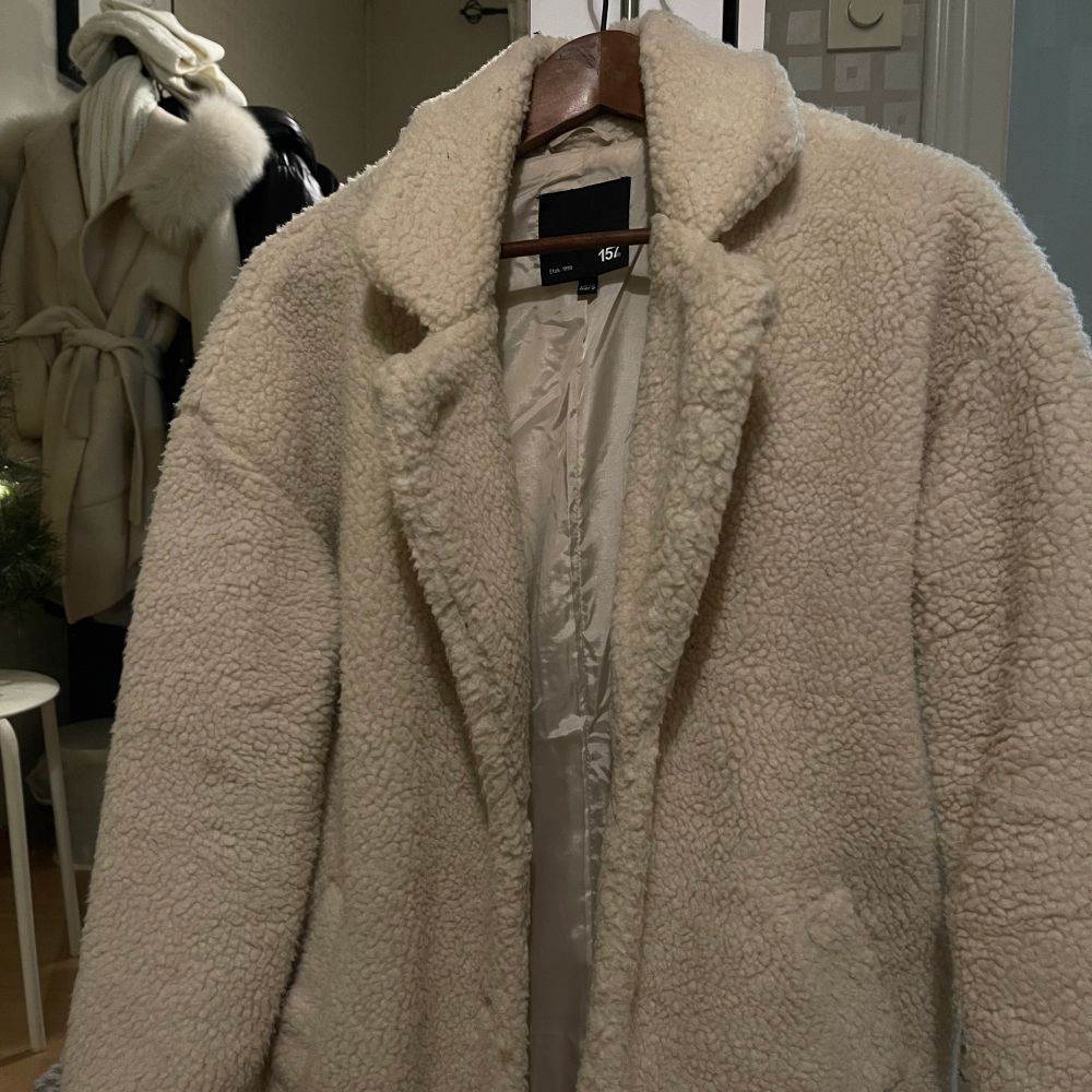 Beige teddy jacka - | Plick Second Hand
