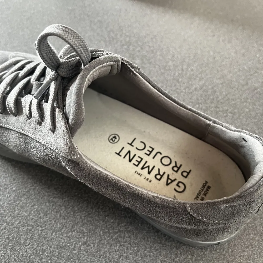 Grå Sneakers, Garment Projekt | Skor