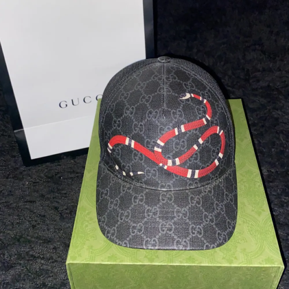 Svart Gucci Snakeskin Keps | övrigt