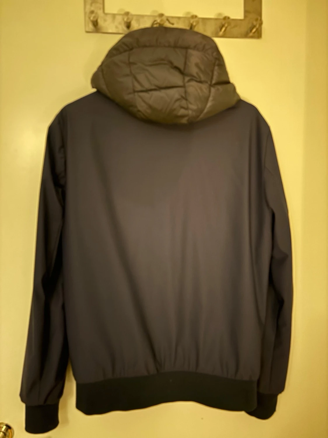 Mörkblå Cardigan Från Warren Webber