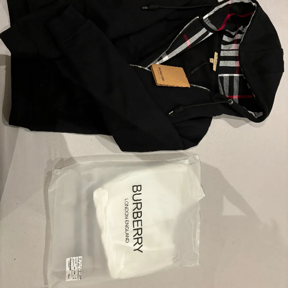 Svart Burberry Kofta | Huvtröjor & Träningströjor