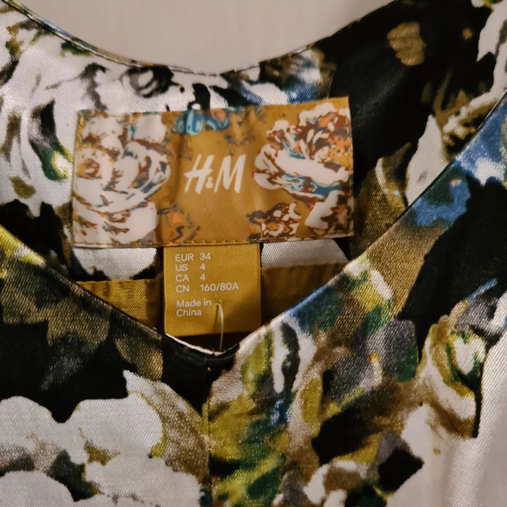MultifärgadKlänning HM 34 - H&M | Plick Second Hand