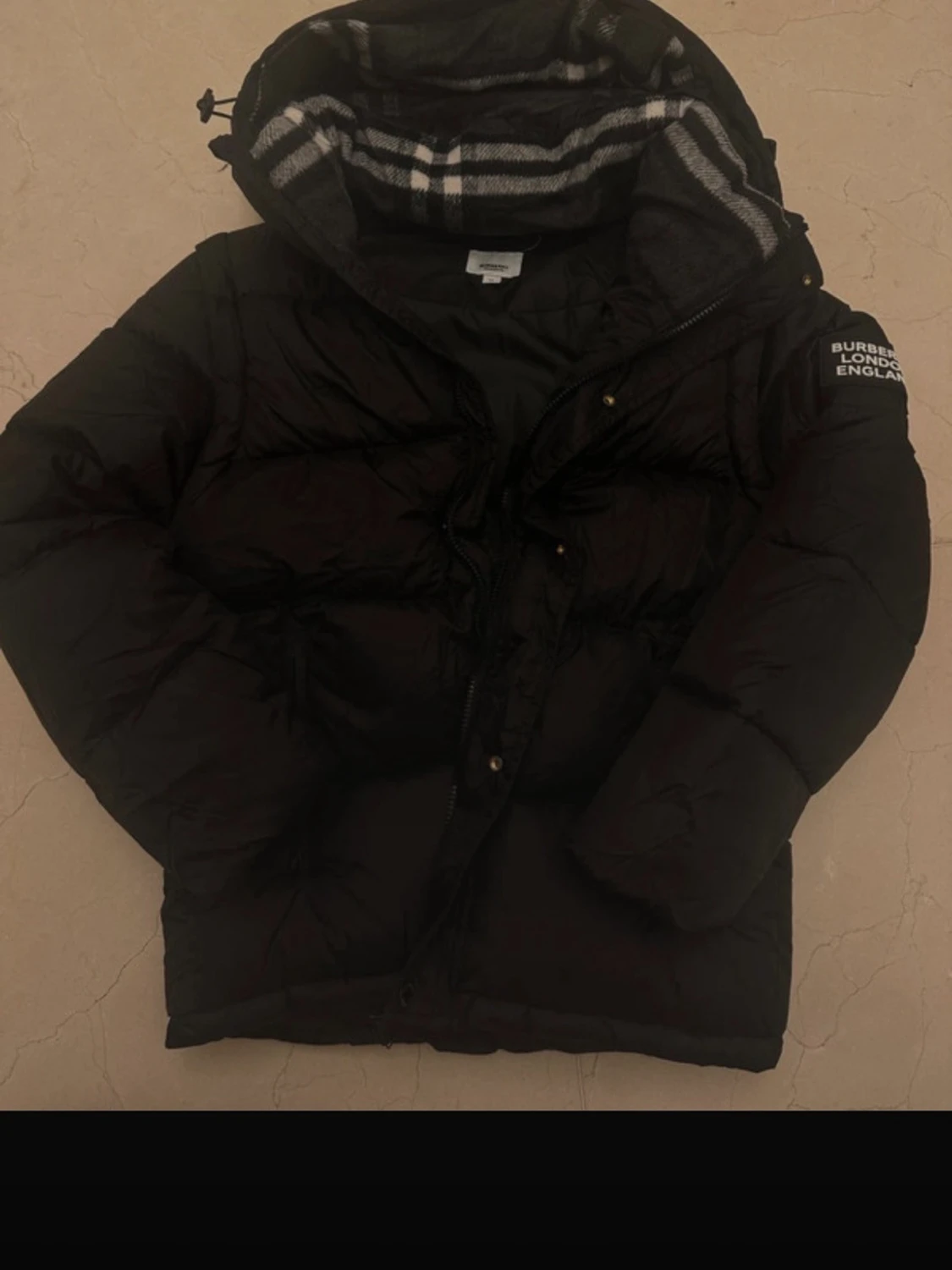 Svart Pufferjacka Från Burberry