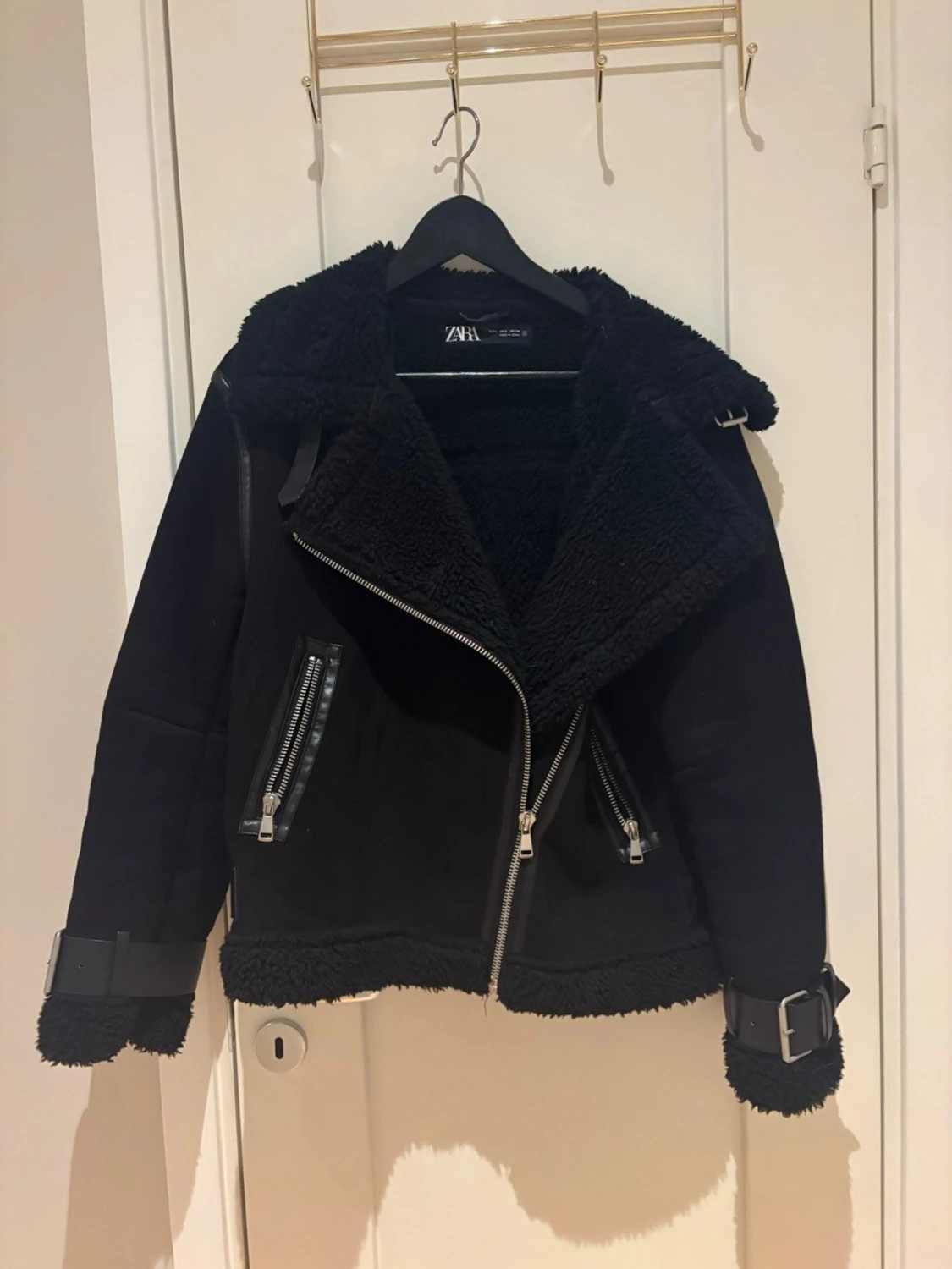 Svart Teddyjacka Från Zara, S | Jackor