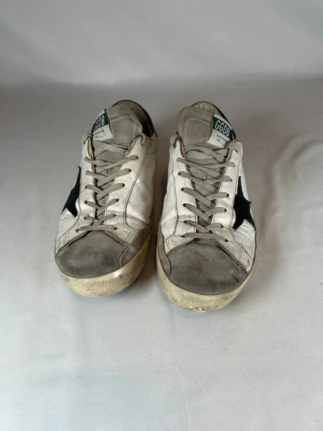 Golden Goose Vita Sneakers Med Svart Stjärna