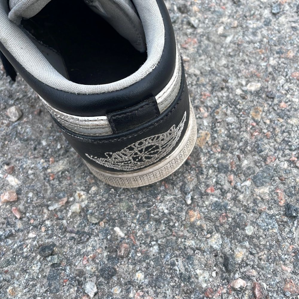 Grå En Jordan 1 sko - Jordans | Plick Second Hand