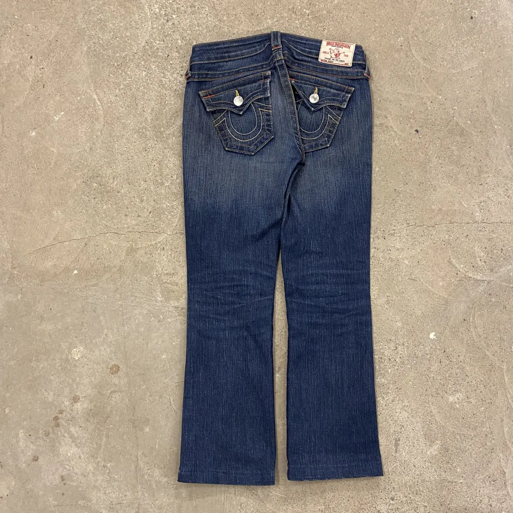 Marinblåa Low Waist Bootcut True Religion Jeans