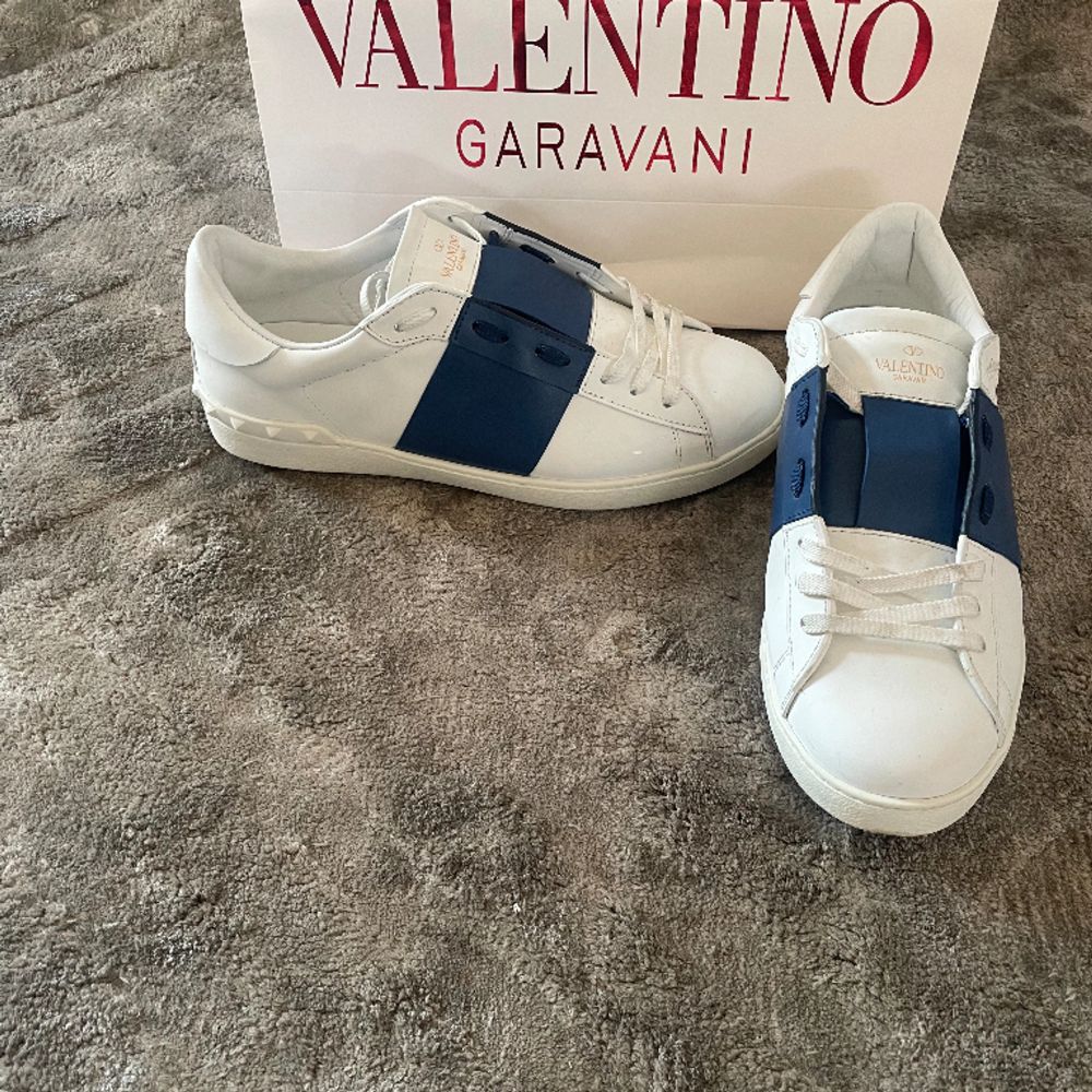 Marinblå Valentino Garavani - Valentino | Plick Second Hand
