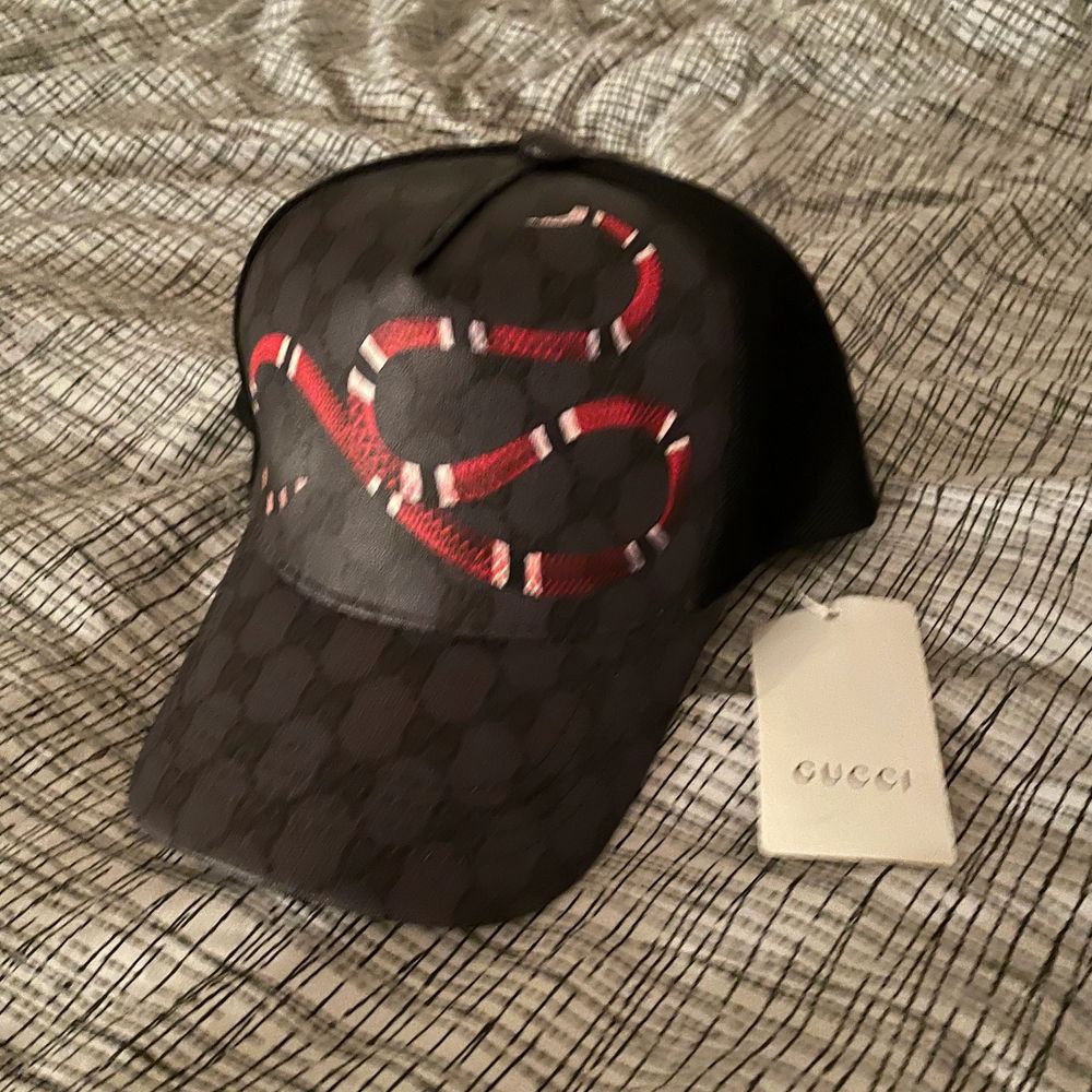 Gucci keps - Accessoarer | Plick Second Hand