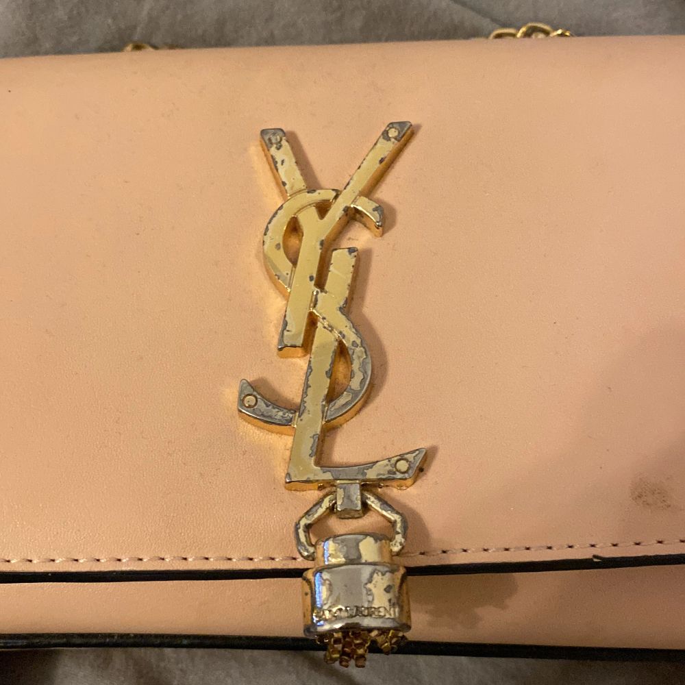 Rosa Väska - Fake Ysl | Plick Second Hand
