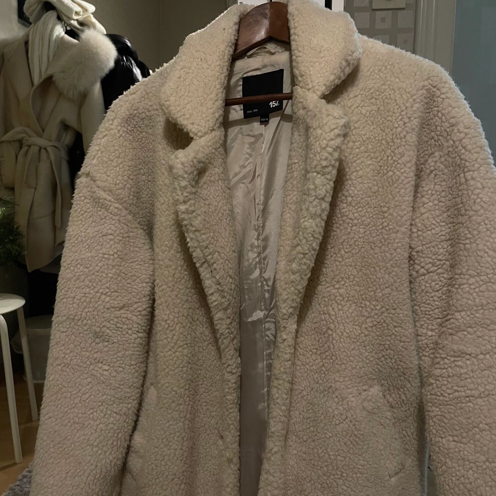 Beige teddy jacka - | Plick Second Hand
