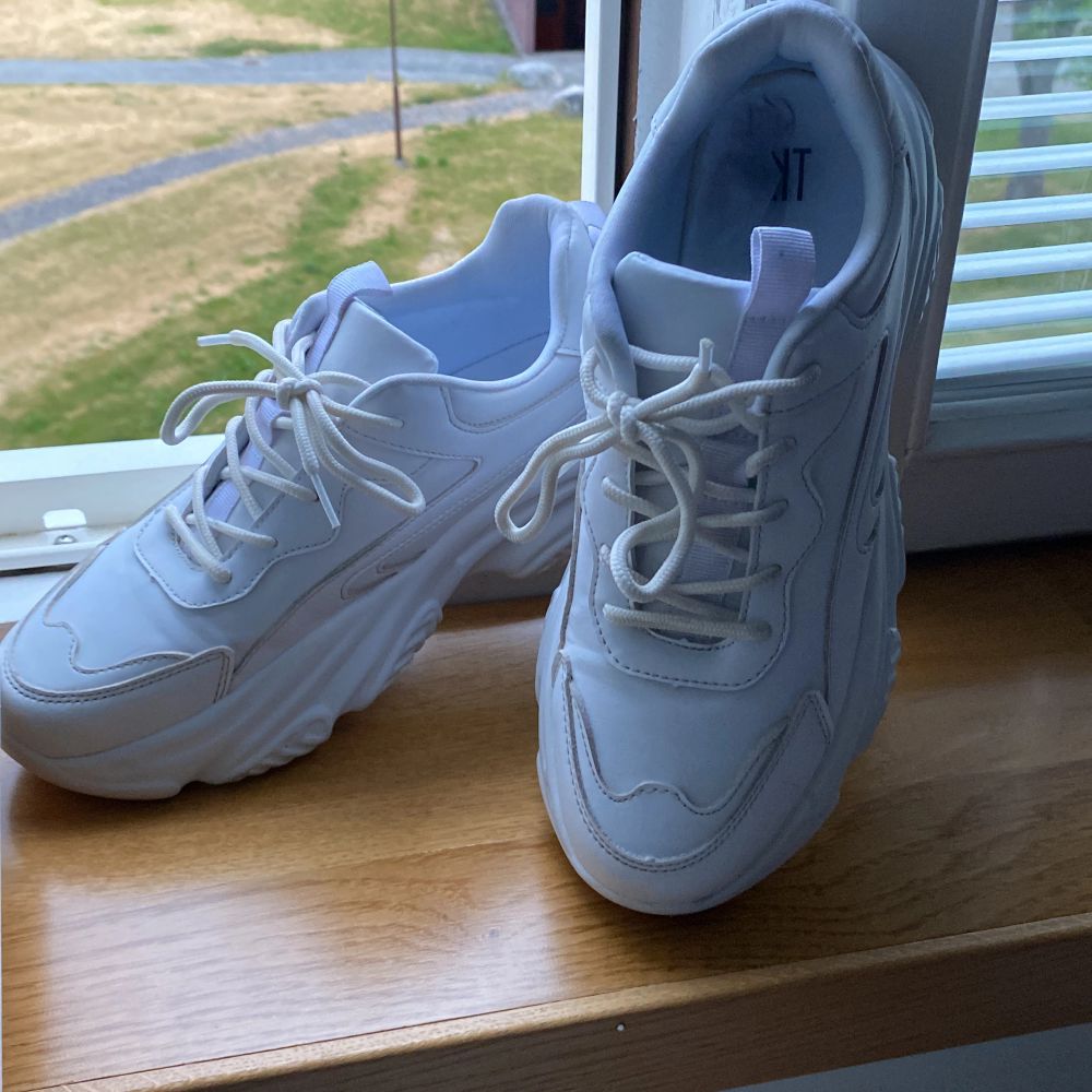 Vit Vita sneakers - XIT | Plick Second Hand