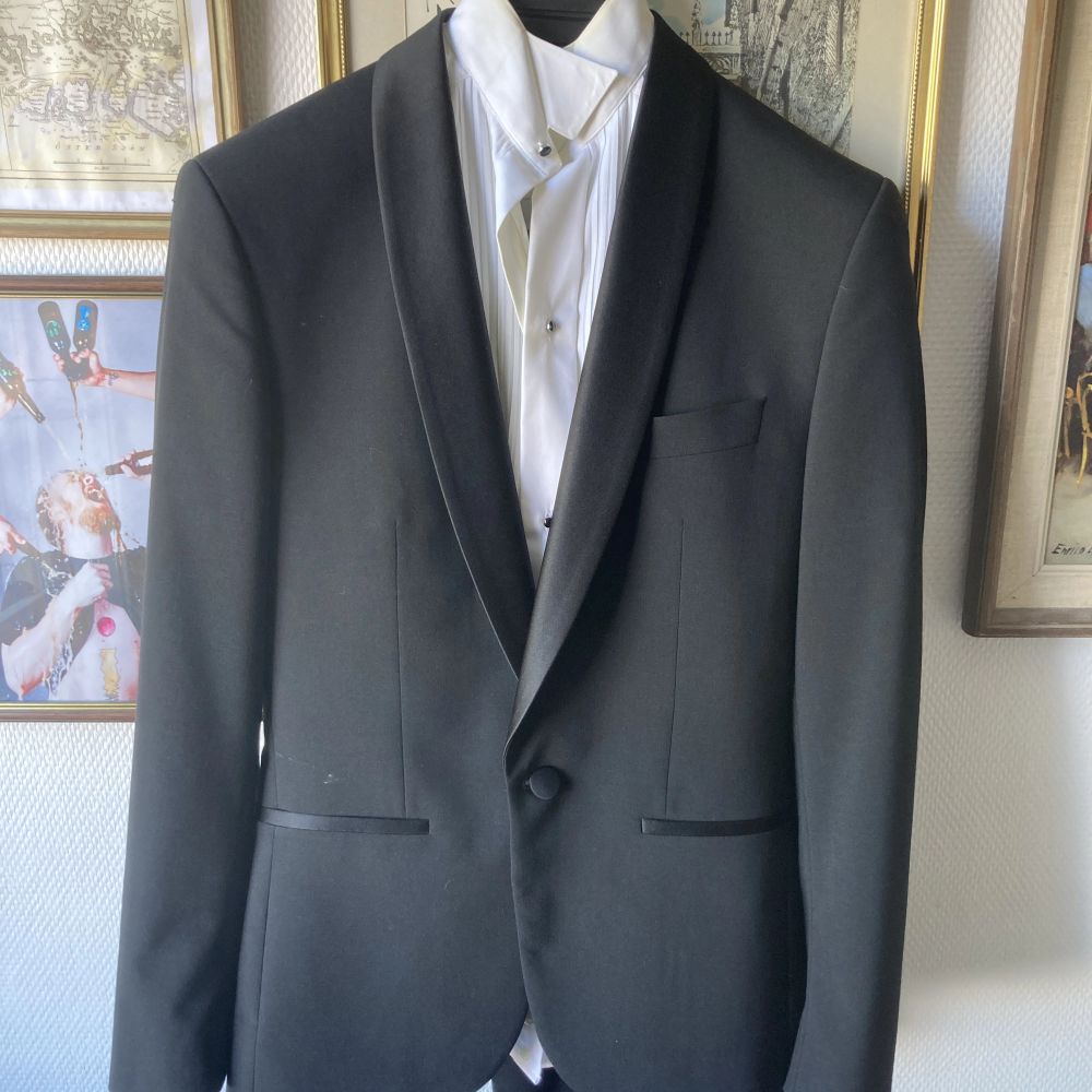 Svart Smoking/Tuxedo SET, Cavaliere/Eton (44) | Plick Second Hand