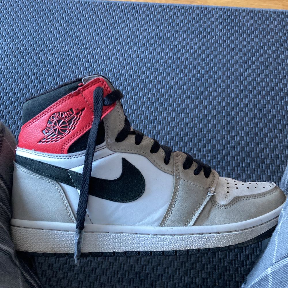 Grå Jordan skor - Jordans | Plick Second Hand