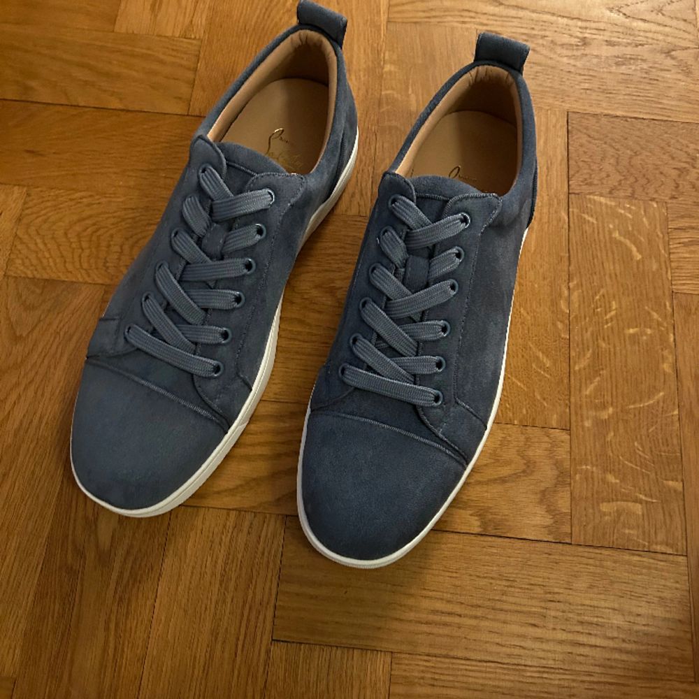 Blå Loubs utan nitar - Christian Louboutin | Plick Second Hand