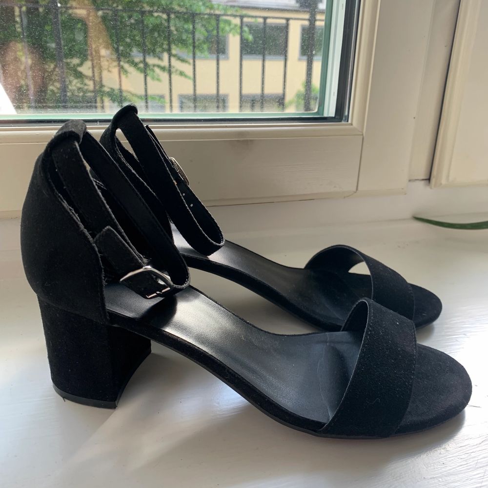 Svarta Klackskor - Skor | Plick Second Hand