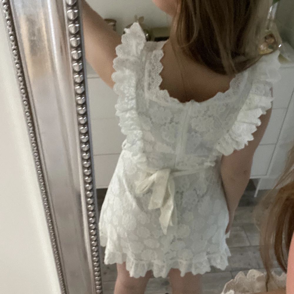 Vit Studentklänning - Dennis maglic | Plick Second Hand