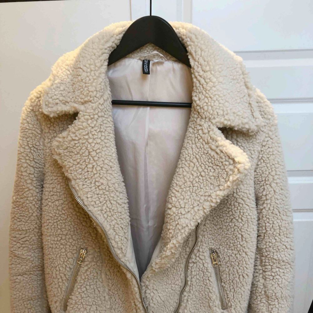 Teddy jacka från hm. Använd ett | Plick Second Hand