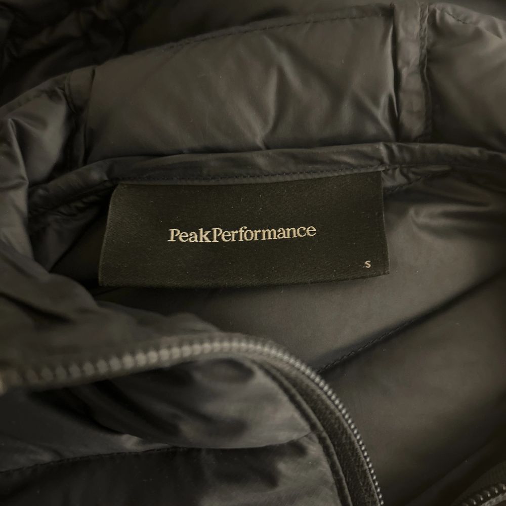 Marinblå Peak performance jacka marinblå | Plick Second Hand