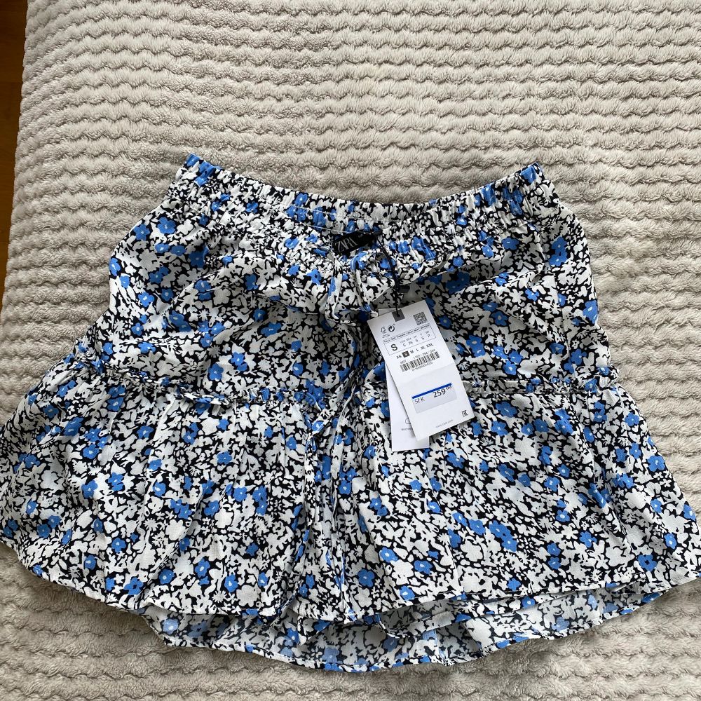 Kjol! - Zara | Plick Second Hand