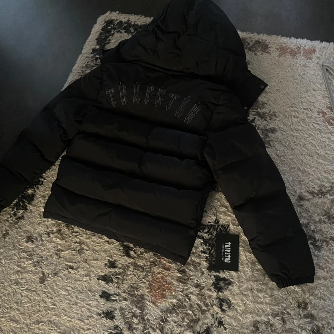 Svart Helt Ny Trapstar Jacka ( All Black Edition)
