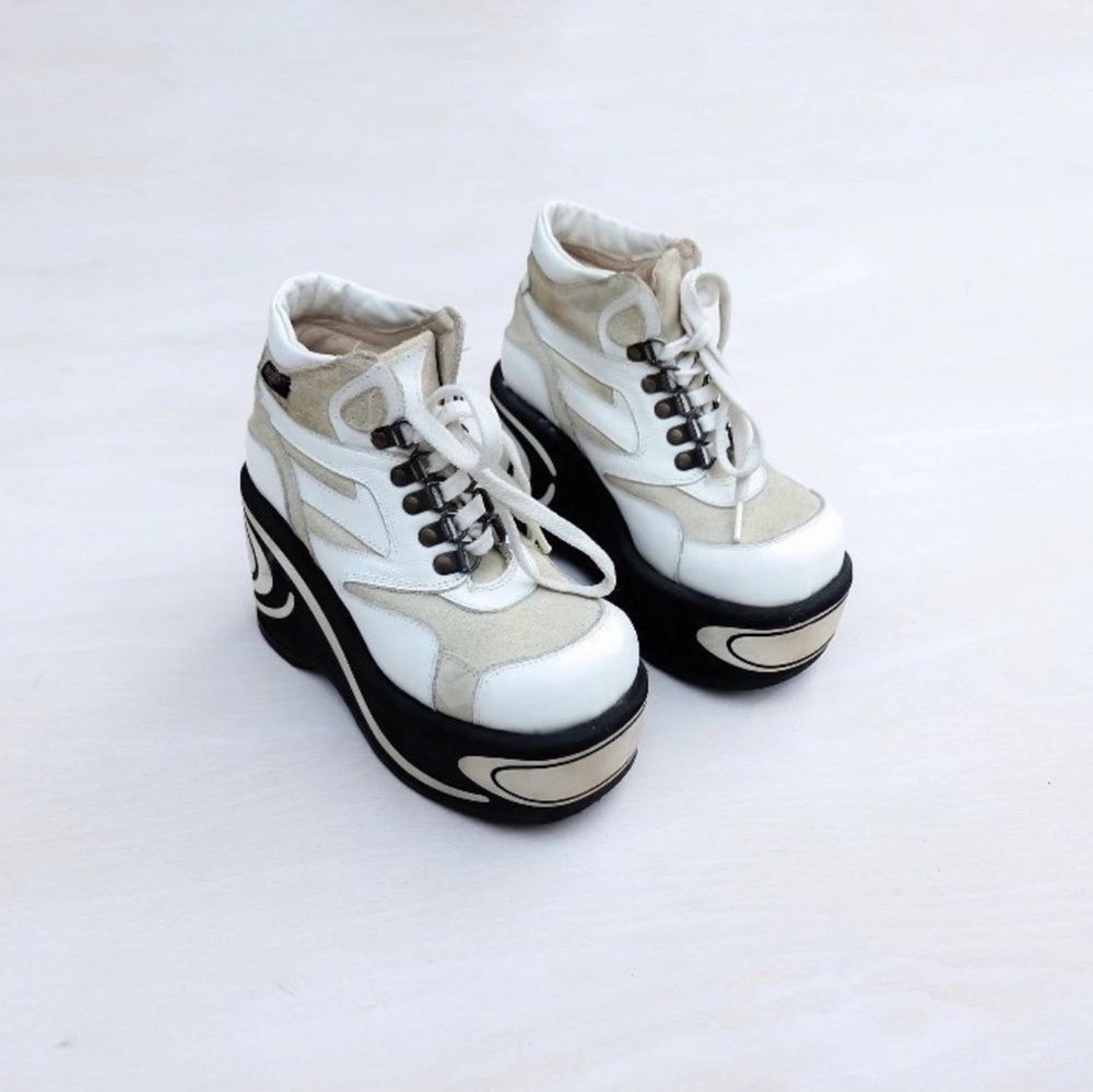 Vintage Destroy platform shoes 90s goes 70s | Plick