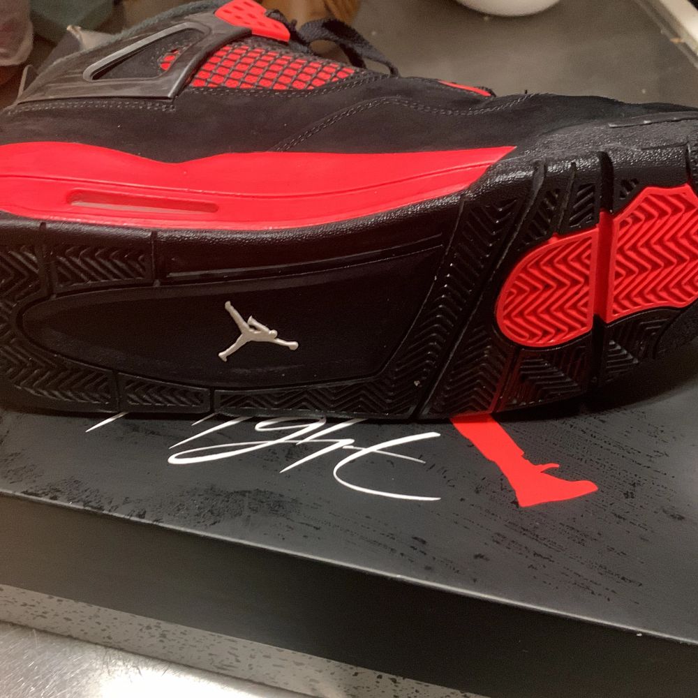 Svart Jordans 4 - Jordans | Plick Second Hand