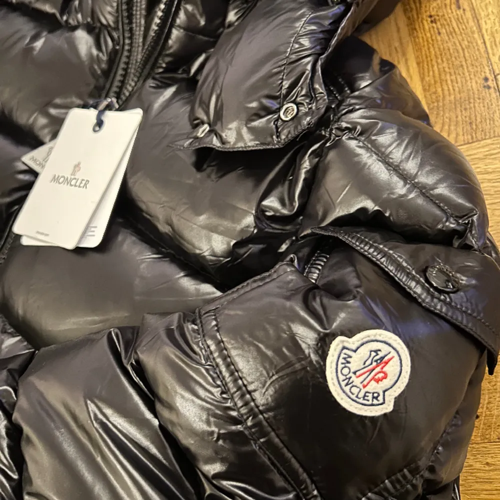 Svart Moncler Maya Jacka | Jackor