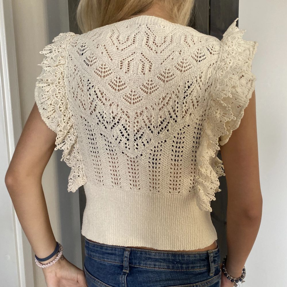 Beige Zara topp - Zara | Plick Second Hand