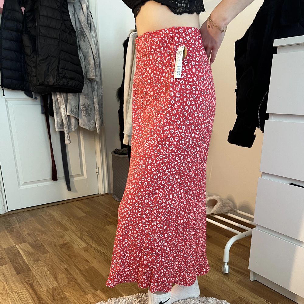 Röd Röd kjol - | Plick Second Hand