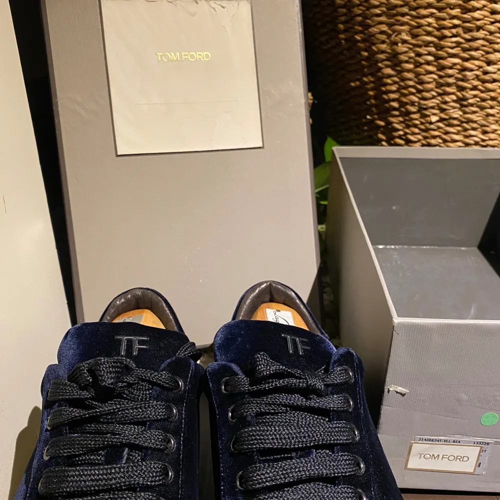 Marinblåa Tom Ford Sammet Sneakers Navy