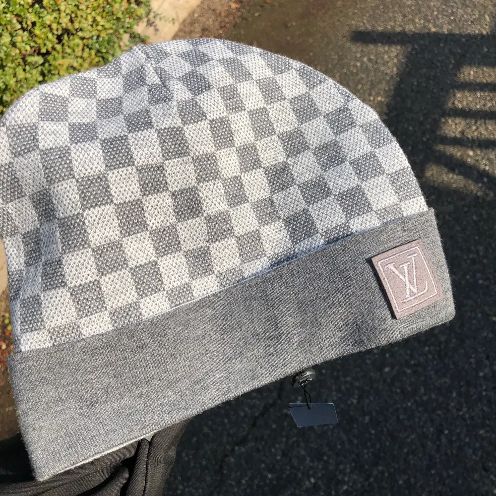 Grå Louis Vuitton Mössa | Accessoarer