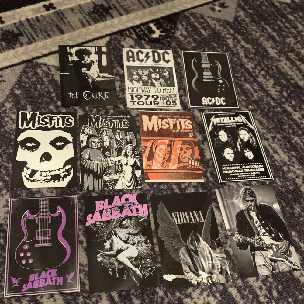 MultifärgadOlika band posters - | Plick Second Hand