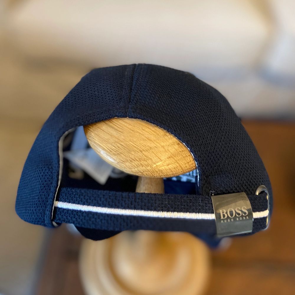 Marinblå Hugo Boss Keps - Hugo Boss | Plick Second Hand
