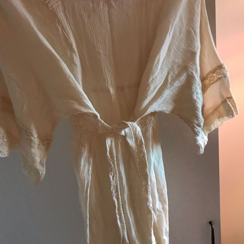 Klänning från RoseBud. Köparen | Plick Second Hand