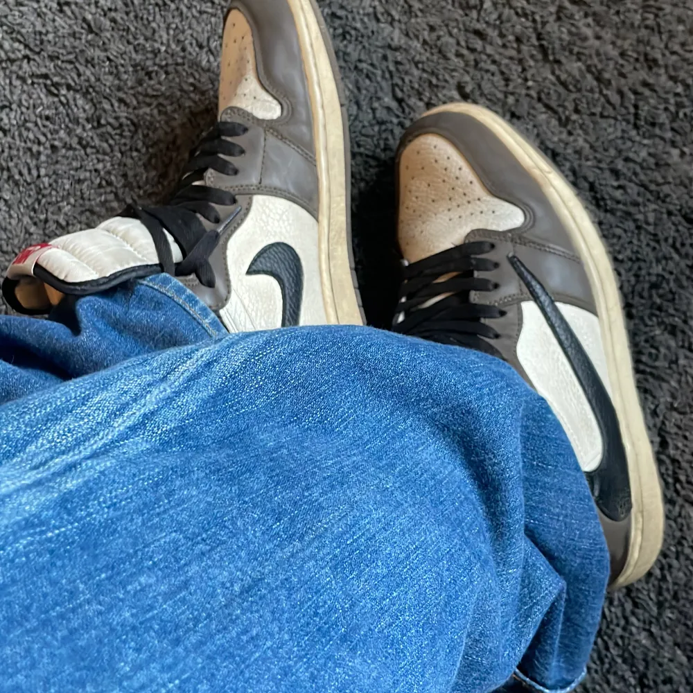 Bruna Travis Scott Jordans | Skor