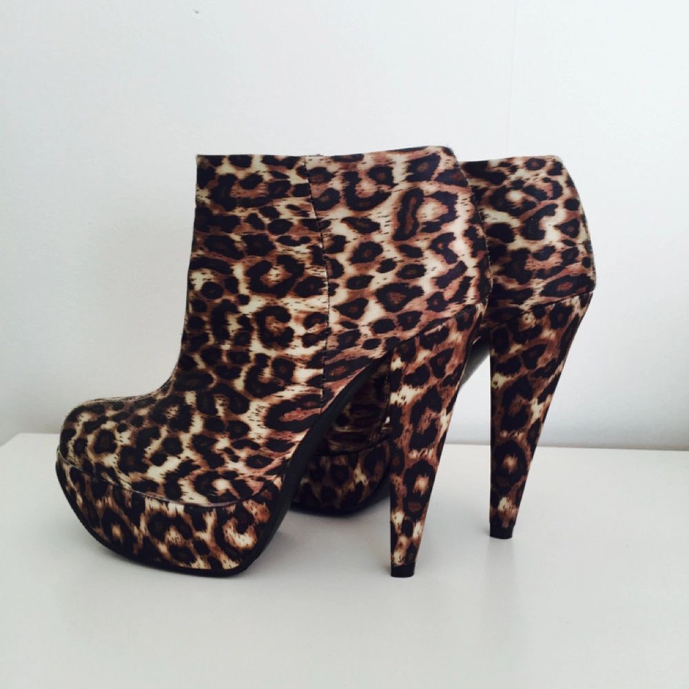 Helt oanvända leopard skor från | Plick Second Hand